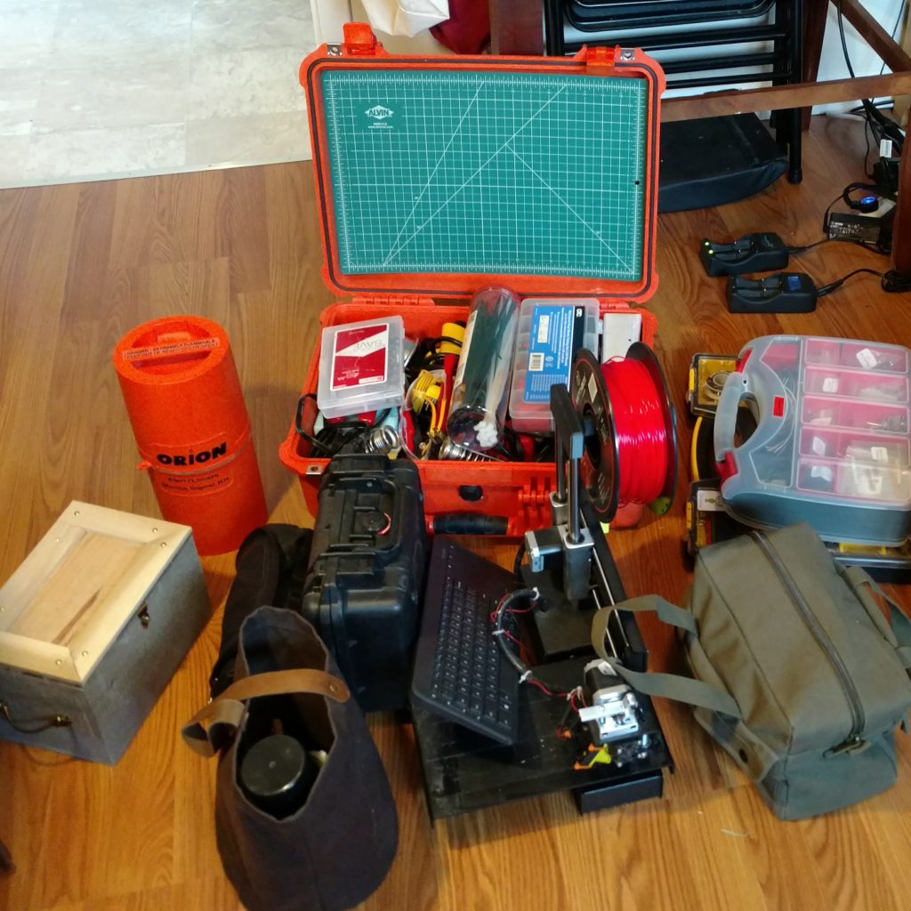 The Holy Grail of the portable hardware-hacking lab: A cordless ...